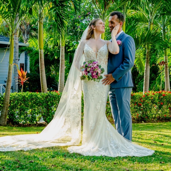 Enzoani for wedding dress | Dresses | Enzoani Alara Wedding Dress And Matching Veil | Poshmark